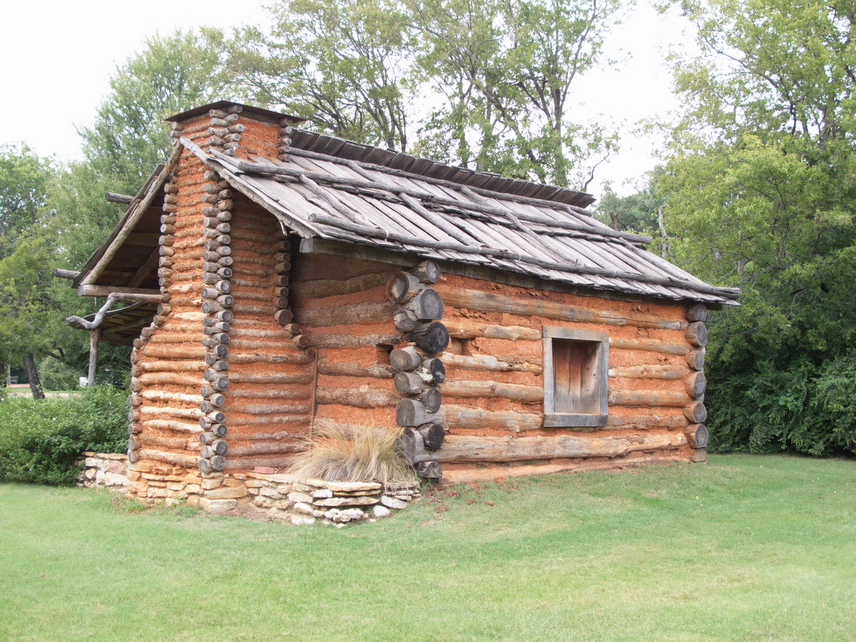 Frontier Log Home HiRes rear corner view