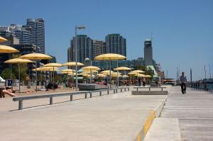 Harbourfront Walkway ( Toronto ) by lucindawind